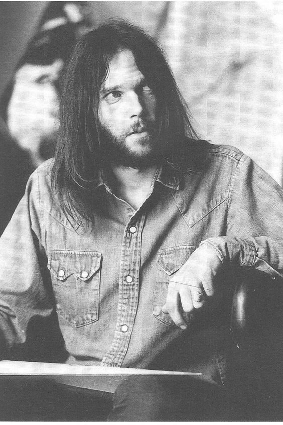Neil Young, el renacer de «El sueño de un hippie» – Lecturas Sumergidas